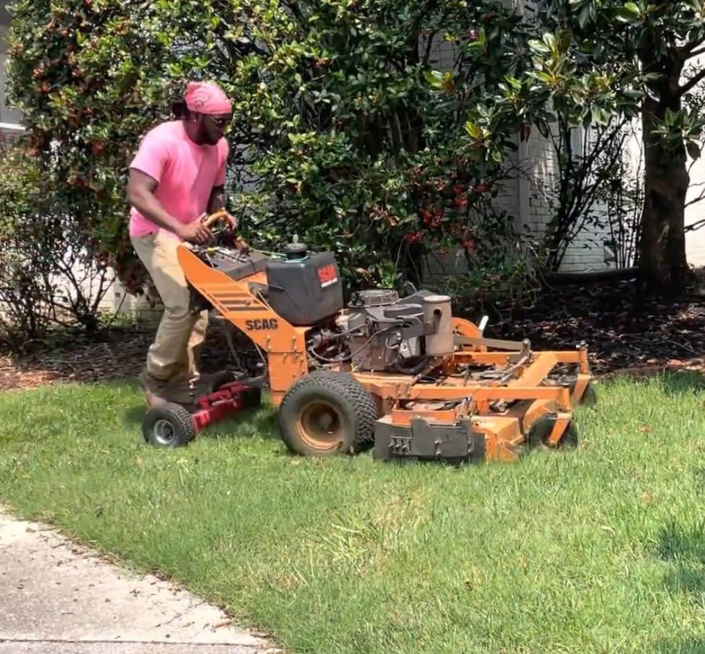 Dempster Brothers Launches Professional Mulch Installation Service - WICZ